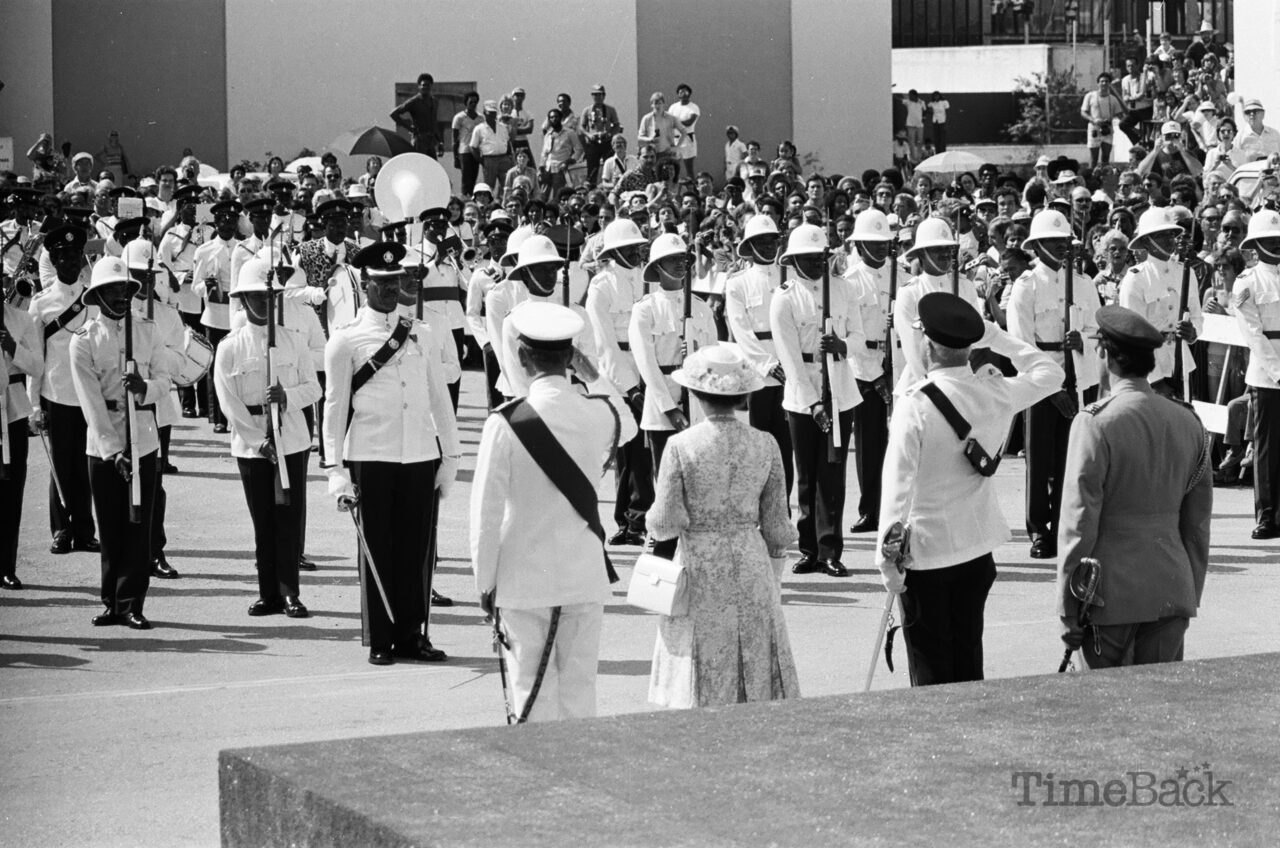 Parade for Queen Elizabeth II | TimeBack